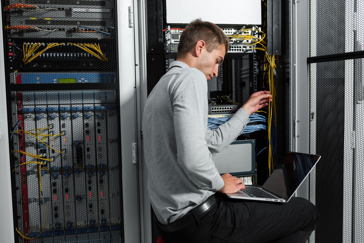 Cyber Resilience vs. Cybersecurity: Key Differences - Airiam Cyber Resilience vs. Cybersecurity: Key Differences - Airiam